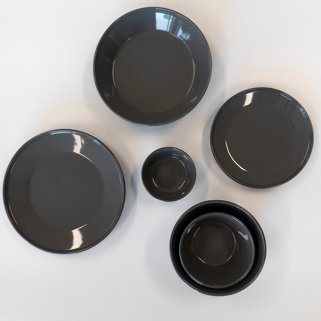 Core Slate Round Plate - Trenton International